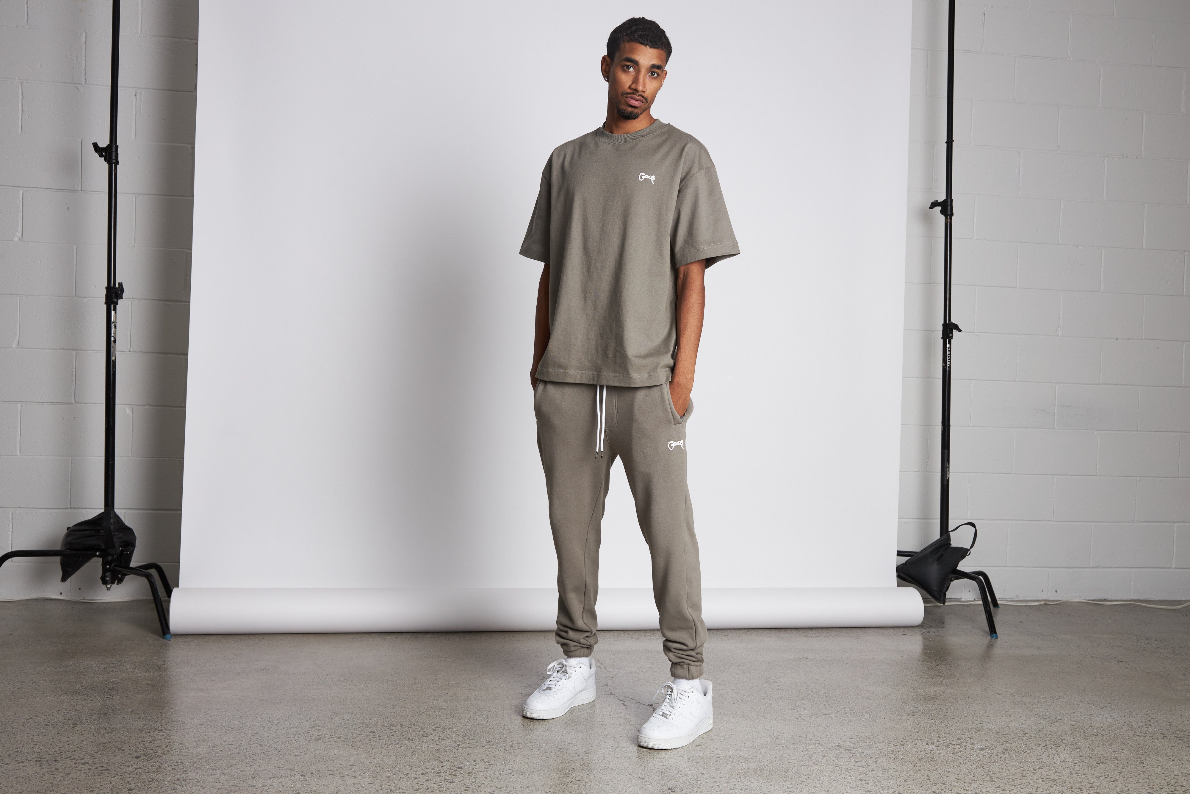 Basic Script Box Fit Tee – Crate Clothing